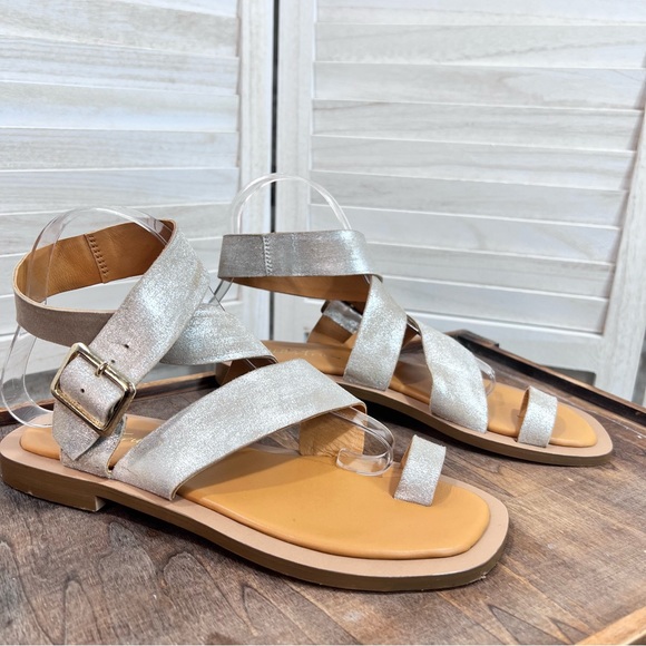 Diba | Shoes | Diba True Cite See Metallic Strapy Sandals 8 Nwot | Poshmark